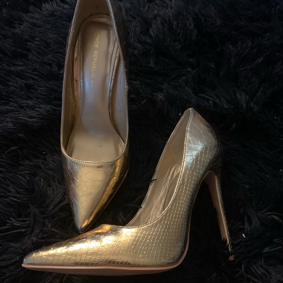 Shoe Republic LA | Shoes | Gold Heels | Poshmark